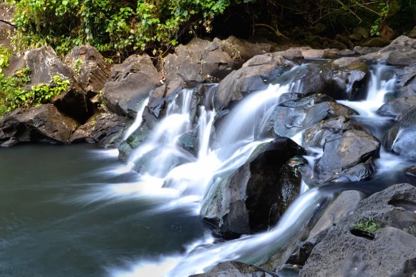 6 Best Oahu Waterfalls To Explore In 2025 | Island Life Hawaii